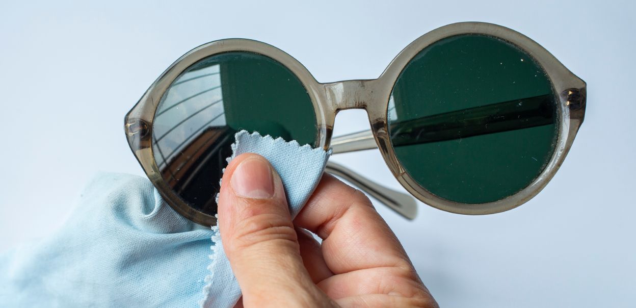 4 Easy Steps to Clean Your Sunglasses | Fastrack Eyewear